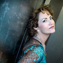 ローラ・エイキン (LAURA AIKIN)｜チケットぴあ