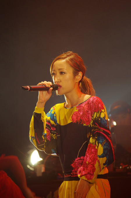 lecca、全国ツアー開幕！ 4月からは2周目の全国ツアーも開催決定 | チケットぴあ[音楽 J-POP・ROCK]